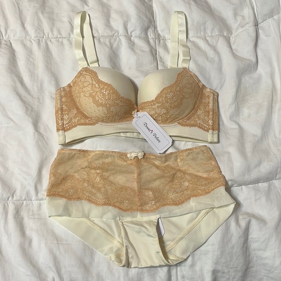 Donna’s Palais | Intimates & Sleepwear | Donnas Palais Cream Bra Panty ...